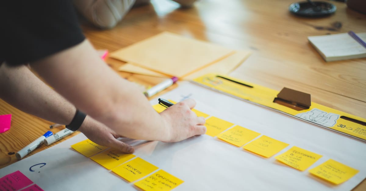 Geeltjesmeeting | Ontregelen in de ouderenzorg