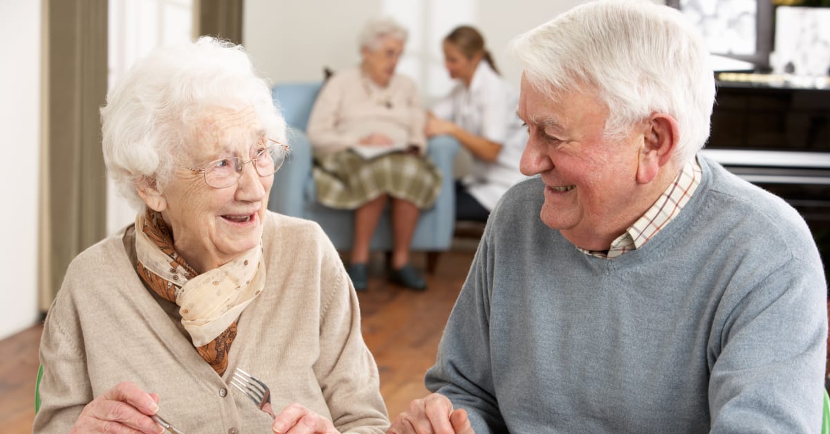 De sfeer bij maaltijden verbeteren voor ouderen